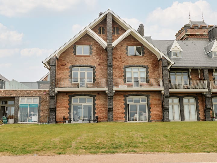 21 The Rest - Porthcawl