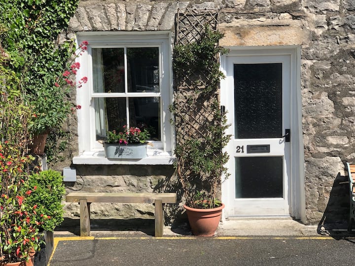 21 Entry Lane - Kendal Castle