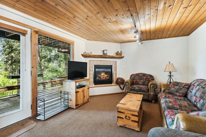 Hillside Condo, 18cd, Steps From Lake - Whitefish, MT