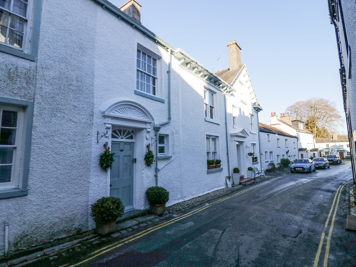 Cartmel Flat - Grange-over-Sands