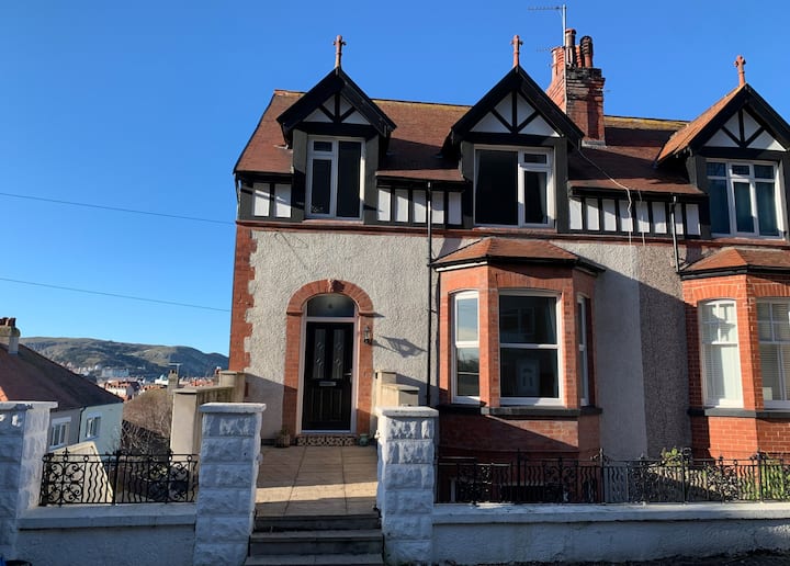 4 Tan Y Bryn Road - Llandudno