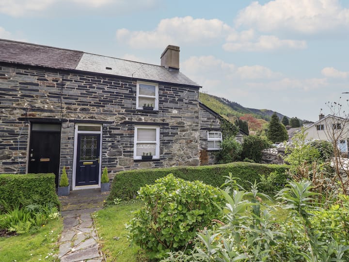 Arthur’s Cottage - Machynlleth