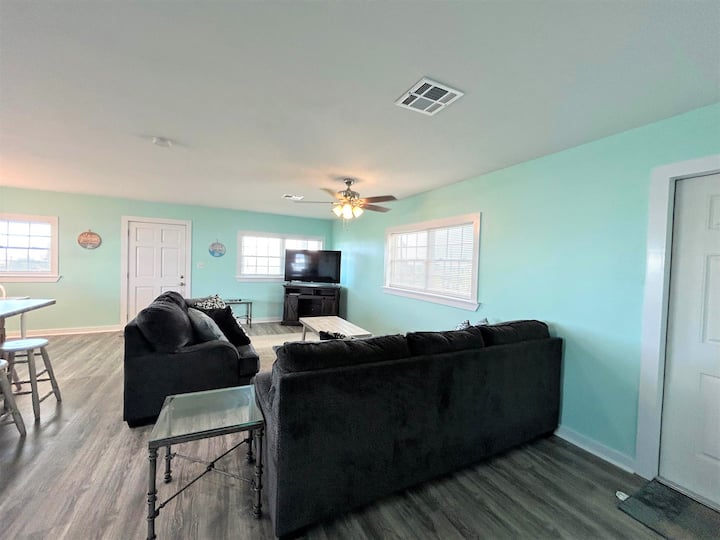 Vitamin Sea Is Across From The Beach - Grand Isle Beach, LA