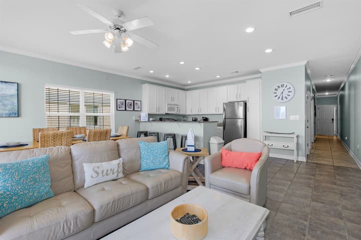 1st Floor~beachfront~4 Bedroom~2 Kitchens~heated P - Dauphin Island, AL