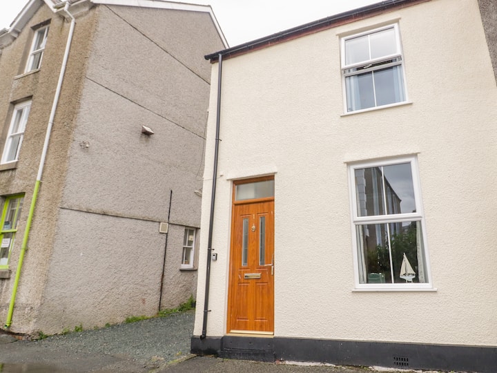 1 Castle Row - Beaumaris