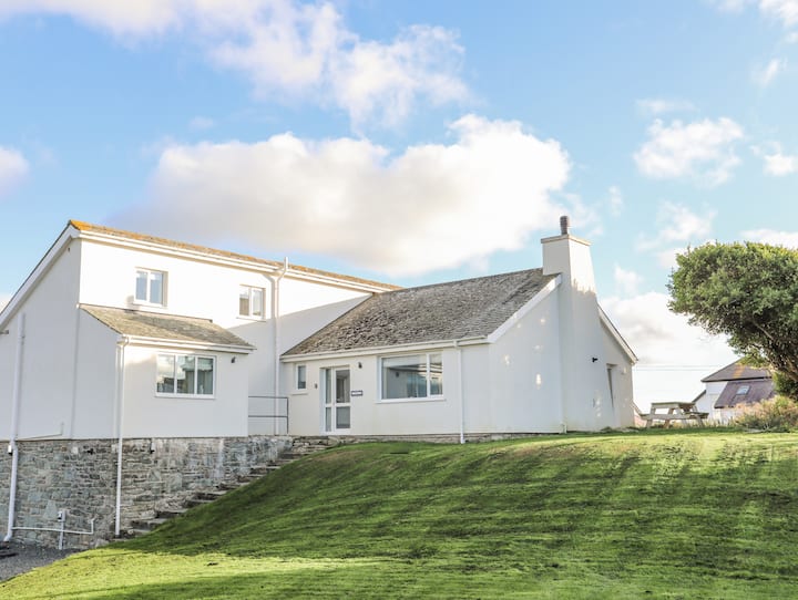 Braid Apartment - Holyhead