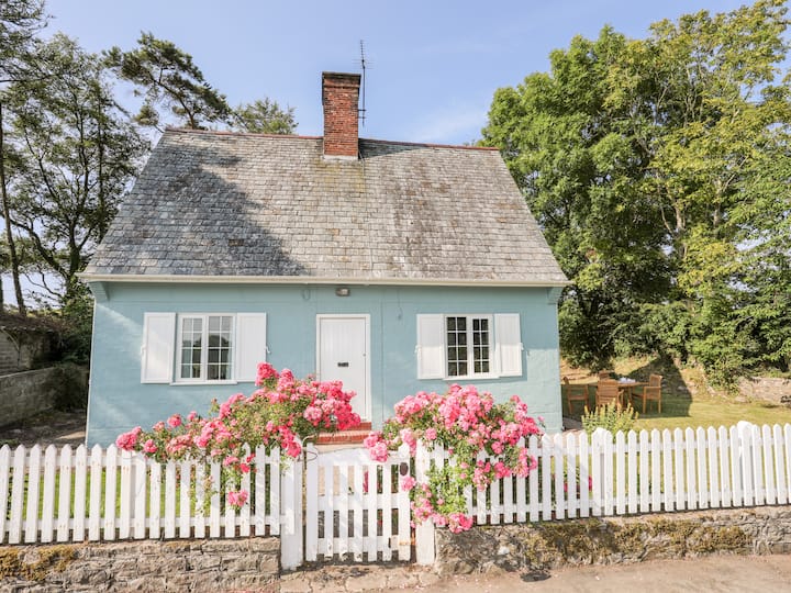 Dinam Lodge - Caernarfon