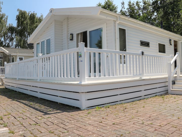 The Goodwood Lodge - Selsey
