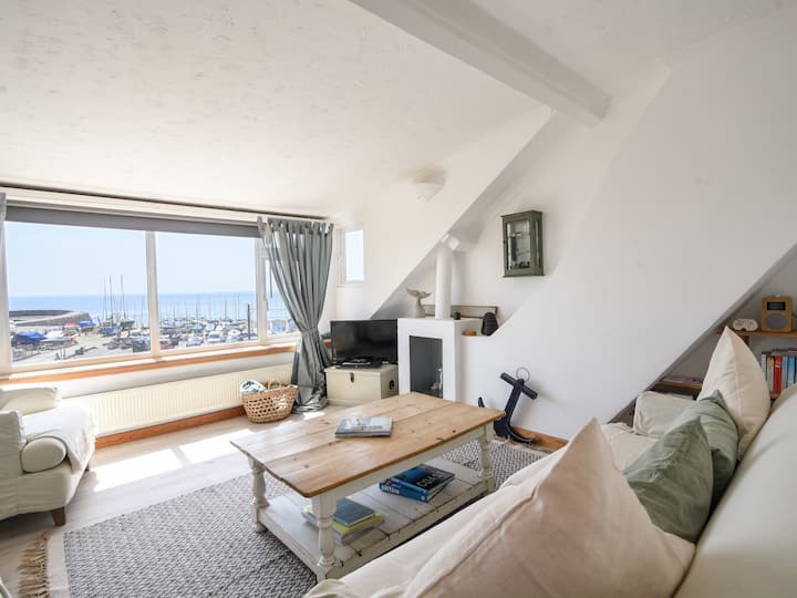The Penthouse @ No 5 - Lyme Regis
