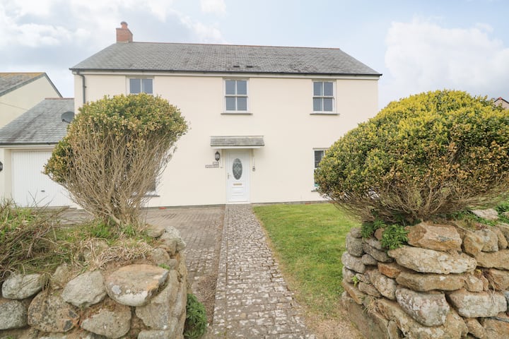 15 Tower Meadows - Porthcurno