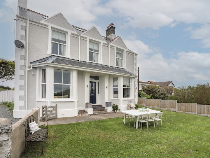 1 Tirionfa - Trearddur Bay