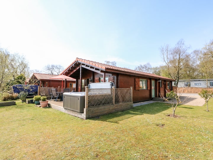 Bittern Lodge - Woodhall Spa