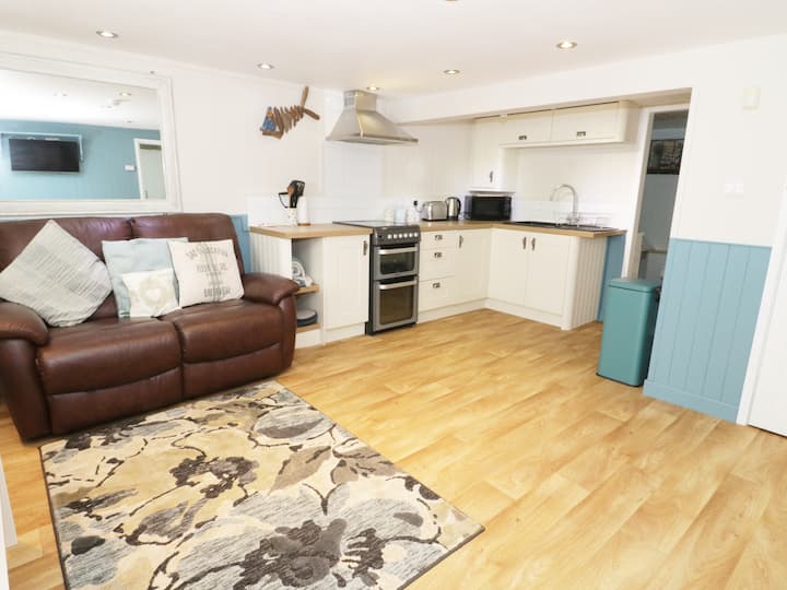 The Hideaway - Benllech