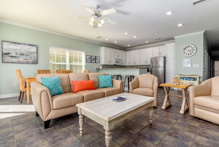 1st Floor Condo~pool Side~2 Bedroom~beachfront - Dauphin Island, AL