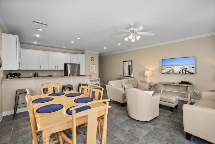 1st Floor Condo~pool Side~2 Bedroom~beachfront - Dauphin Island, AL