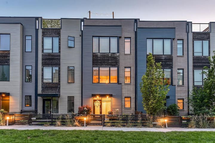 Walk To Cws & Downtown - Modern Townhome - Omaha