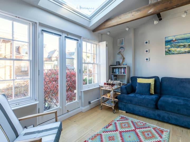 The Coach House - Unique Split Level Property - Birchington