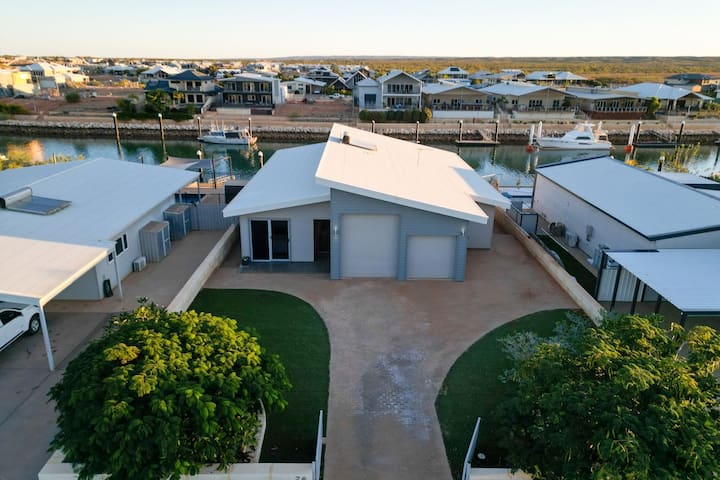 Bonefish - Marina House With A Jetty - 엑스마우스