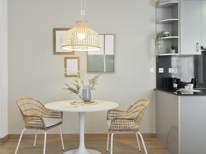 Loft Lumineux Avec Ac Et Wifi à Côté Métro Badal - Barcelona