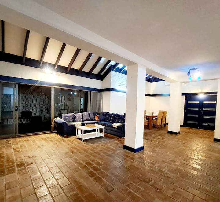 Mandurah Family Resort Bunkhouse - Mandurah