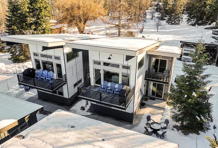 Red Meadow Luxury Cabin I By Golf Course - Whitefish, MT