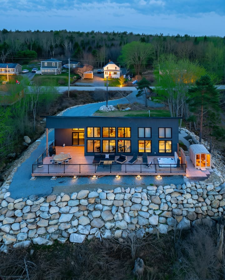 Dreamy Oceanfront Escape- Hot Tub & Sauna - Carters Beach