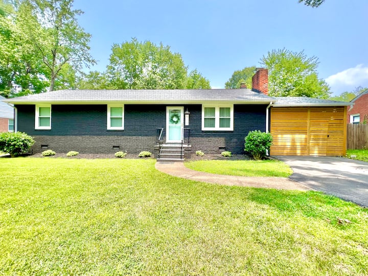 Crieff Cottage • Updated Cottage + Outdoor Space - Richmond, VA