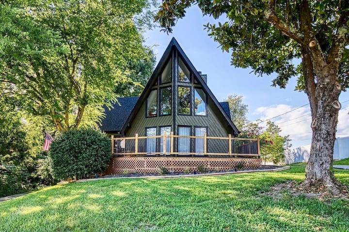 Unique 4bed/3bath A-frame - Sevierville, TN