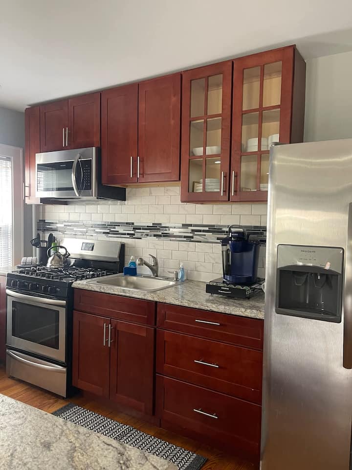 Monthly Ready: 1br + Parking Near Med Center - Albany, NY