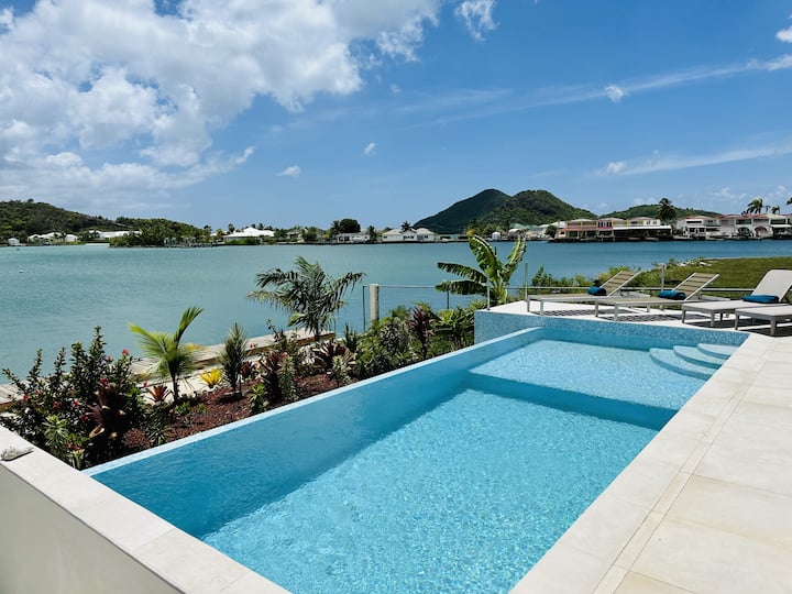 Glorious Waterfront Villa - Antigua and Barbuda