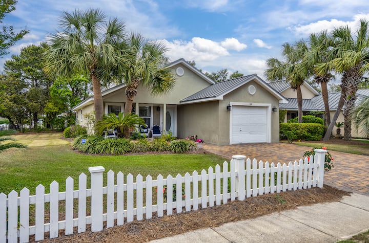 Sandi Toes Cottage - Pet Friendly! - Miramar Beach, FL
