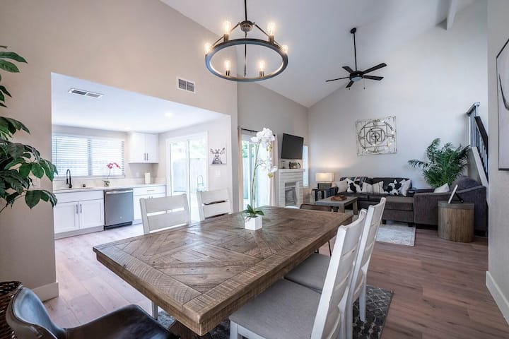 Trendy  Stylish * King Bed * Mins To Dt - Sacramento, CA