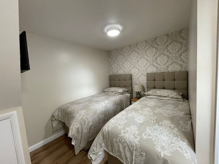 Twin Ensuite At The Lower Bell - Gillingham