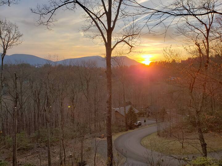 Fantastic Home W/ Views.close To Town, Amenities - West Jefferson, NC