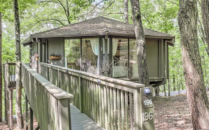 Treetopper Hideaway - A Relaxing Chic Bungalow - Big Canoe, GA