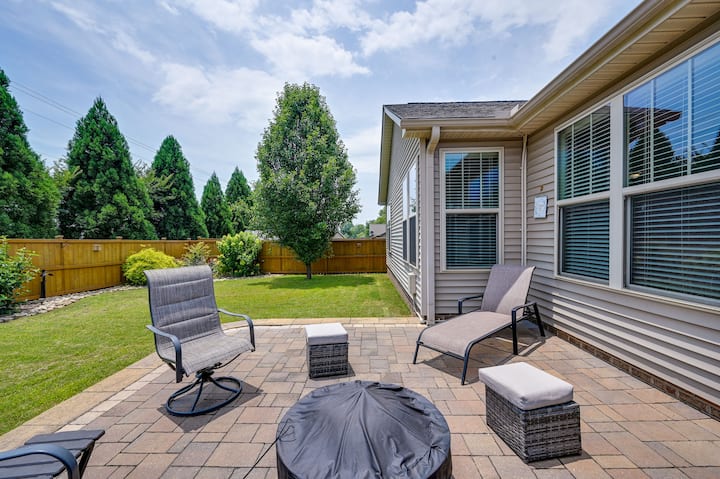 Cozy South Carolina Retreat W/ Patio & Fireplace! - Saluda Lake, SC