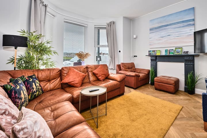 Dunluce Green 1 ~Golf 10min Walk/ Parking Permit - Portrush