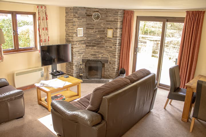 Cottage - Sleeps 4, Pet Friendly, Real Fire - Newby Bridge