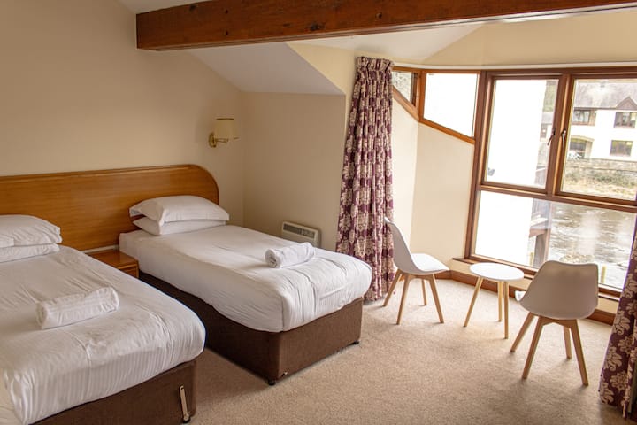 Cottage - Sleeps 4, Pet Friendly - Newby Bridge
