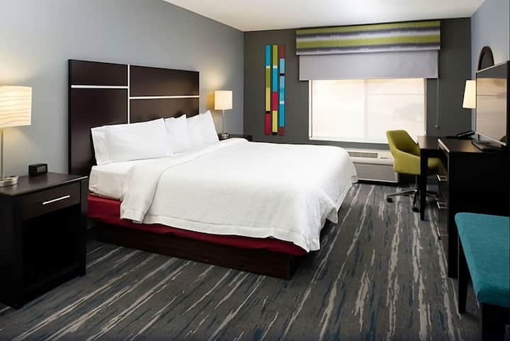 Ultimate Relaxation! Free Breakfast, Indoor Pool! - Glenwood Springs, CO