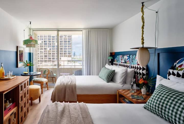 Comfort Oasis: Deluxe Room At Wayfinder Waikiki - O‘ahu, HI