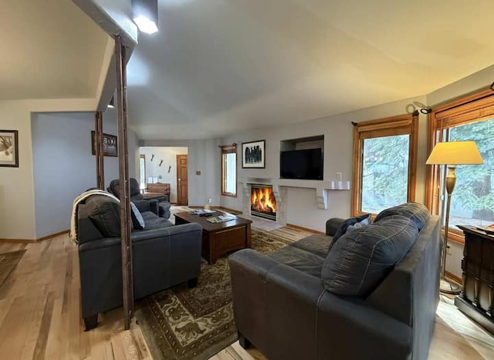 Vail Home With Private Creek & Backyard - Vail, CO