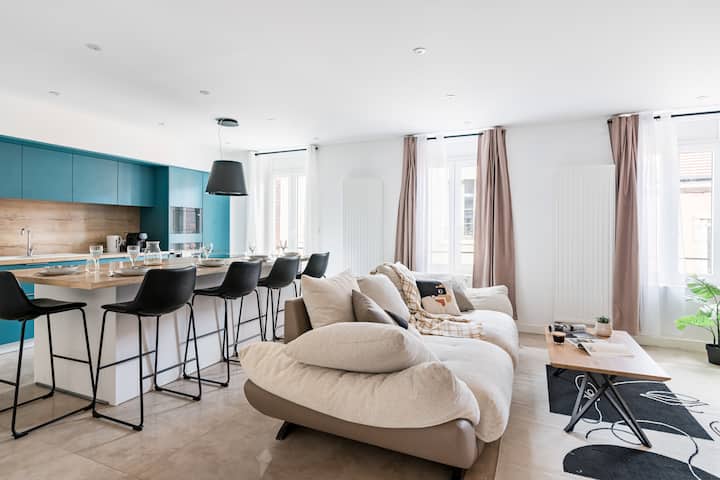 Beige Hospitalité - Totem Netflix Et Wifi Gratuit - Saint-Étienne