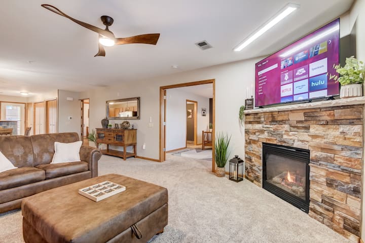 Lakefront Haven - Families, Golfers, Girl's Trips - Lake Delton, WI