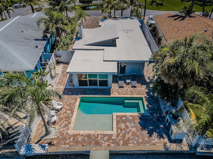 Castaway Home | Indian Rocks Beach Waterfront Home - Indian Rocks Beach, FL