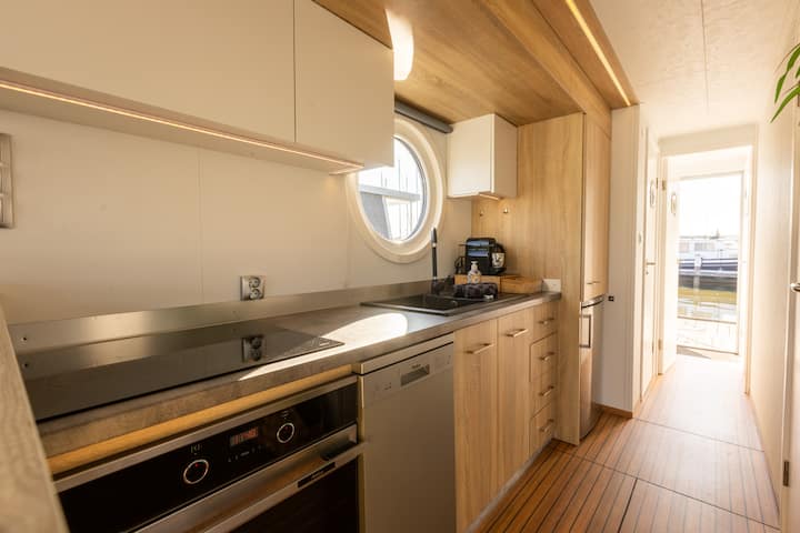 Houseboat - Steenbergen