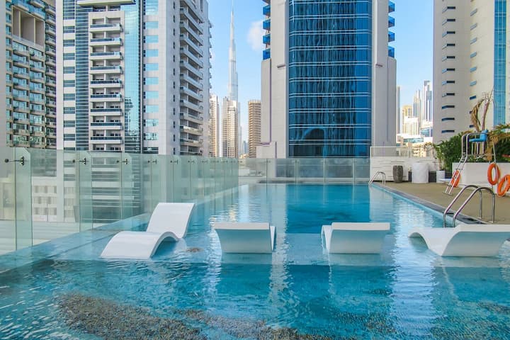 Modern 1br In Business Bay W/ Partial Canal View! - Dubai