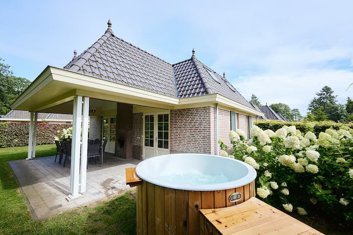 Villa De Ijsvogel Jacuzzi | 8 Pers. - Putten