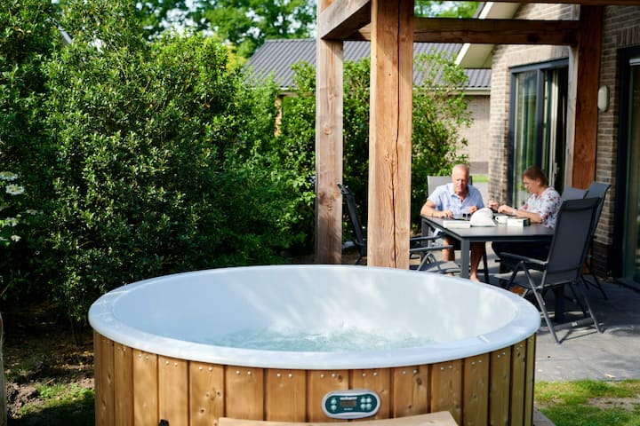 Villa Vogelveld Jacuzzi | 6 Pers. - Barneveld
