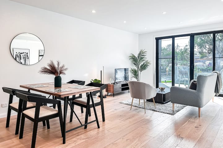 Modern Spacious 3br2ba Townhouse Glen Waverley - Mitcham
